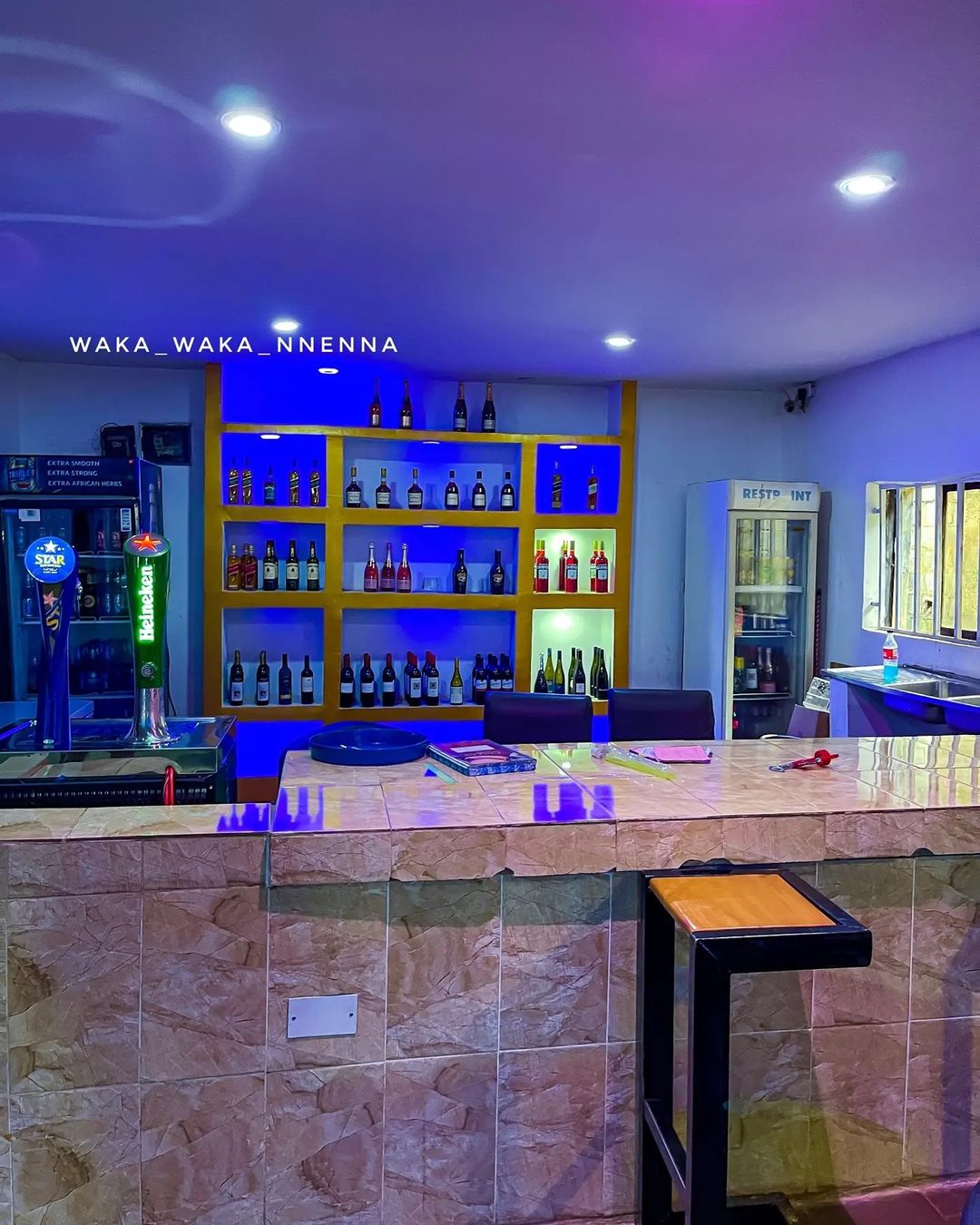 Master Snooker Lounge - Ou Travel & Tour