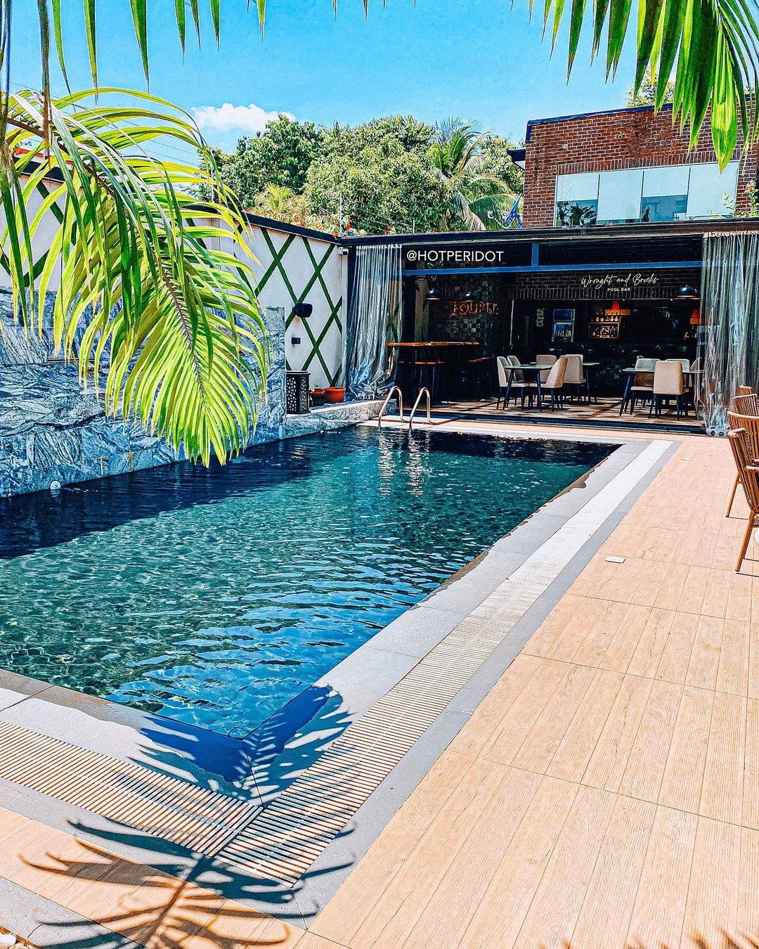 Four Palms Residence - Ou Travel & Tour