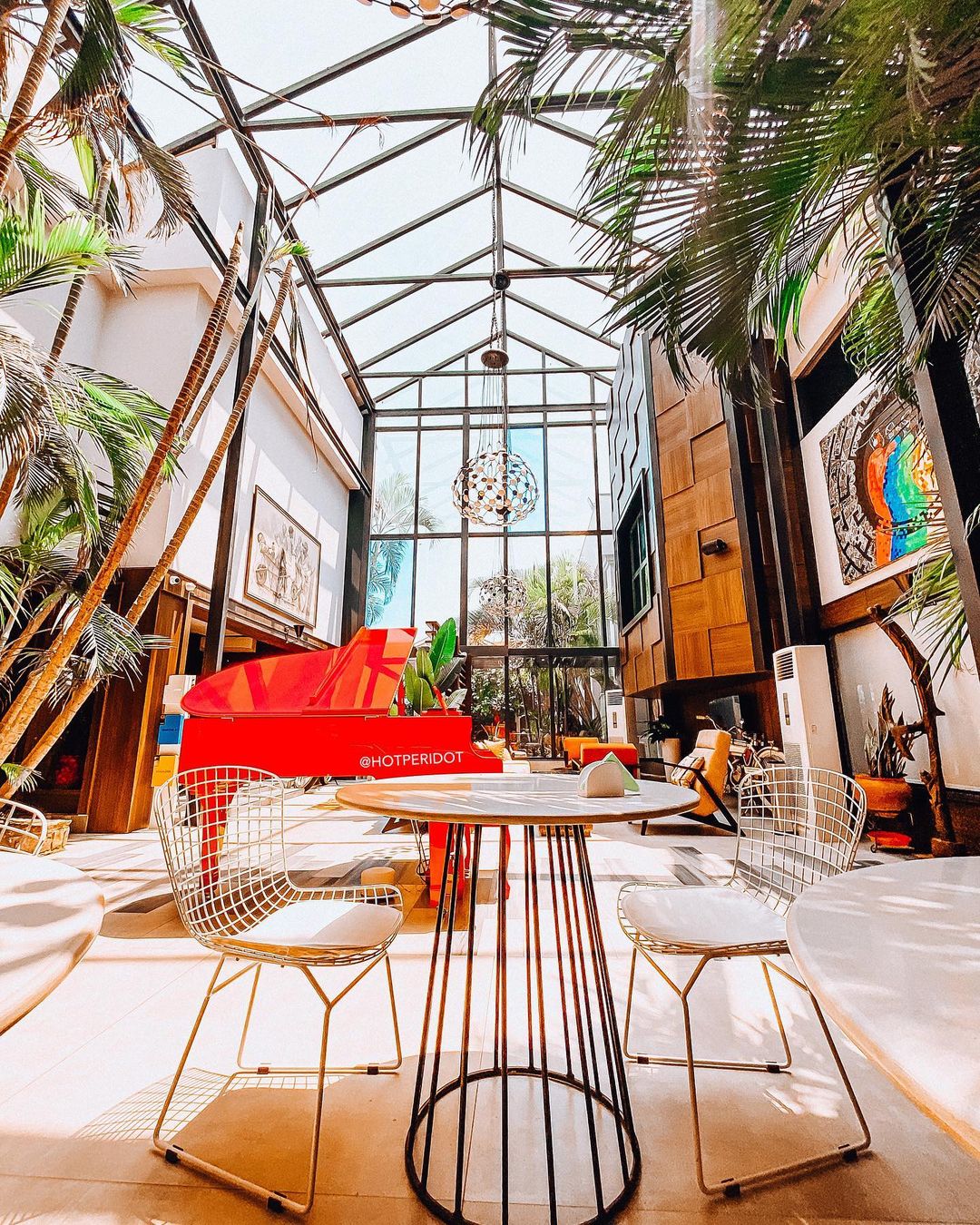 Four Palms Residence - Ou Travel & Tour
