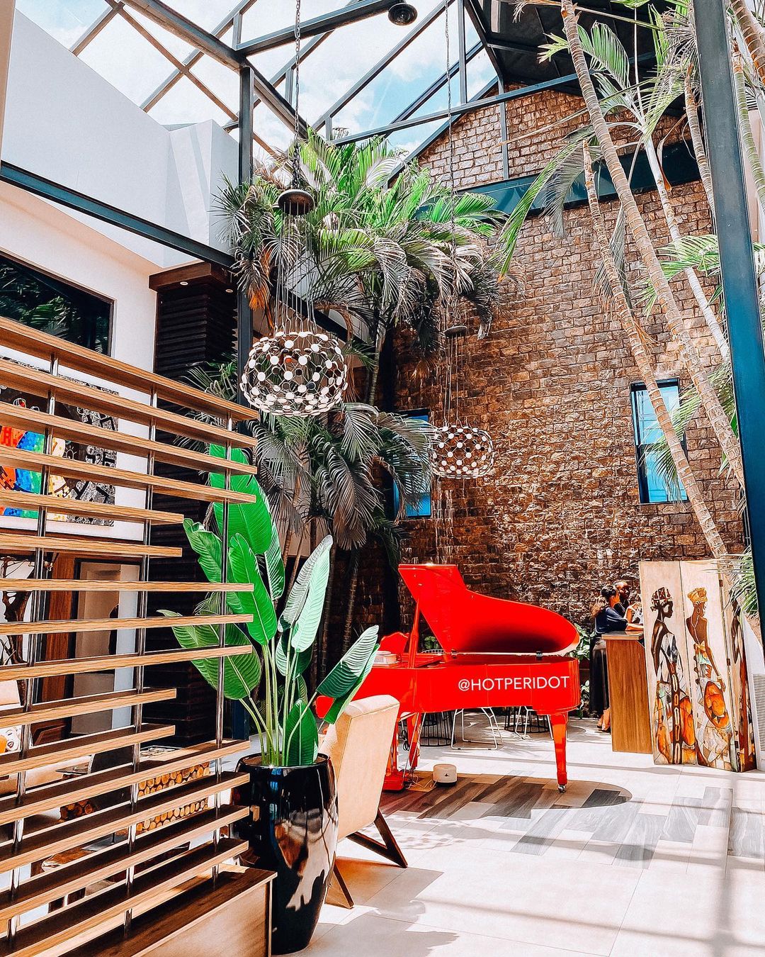 Four Palms Residence - Ou Travel & Tour