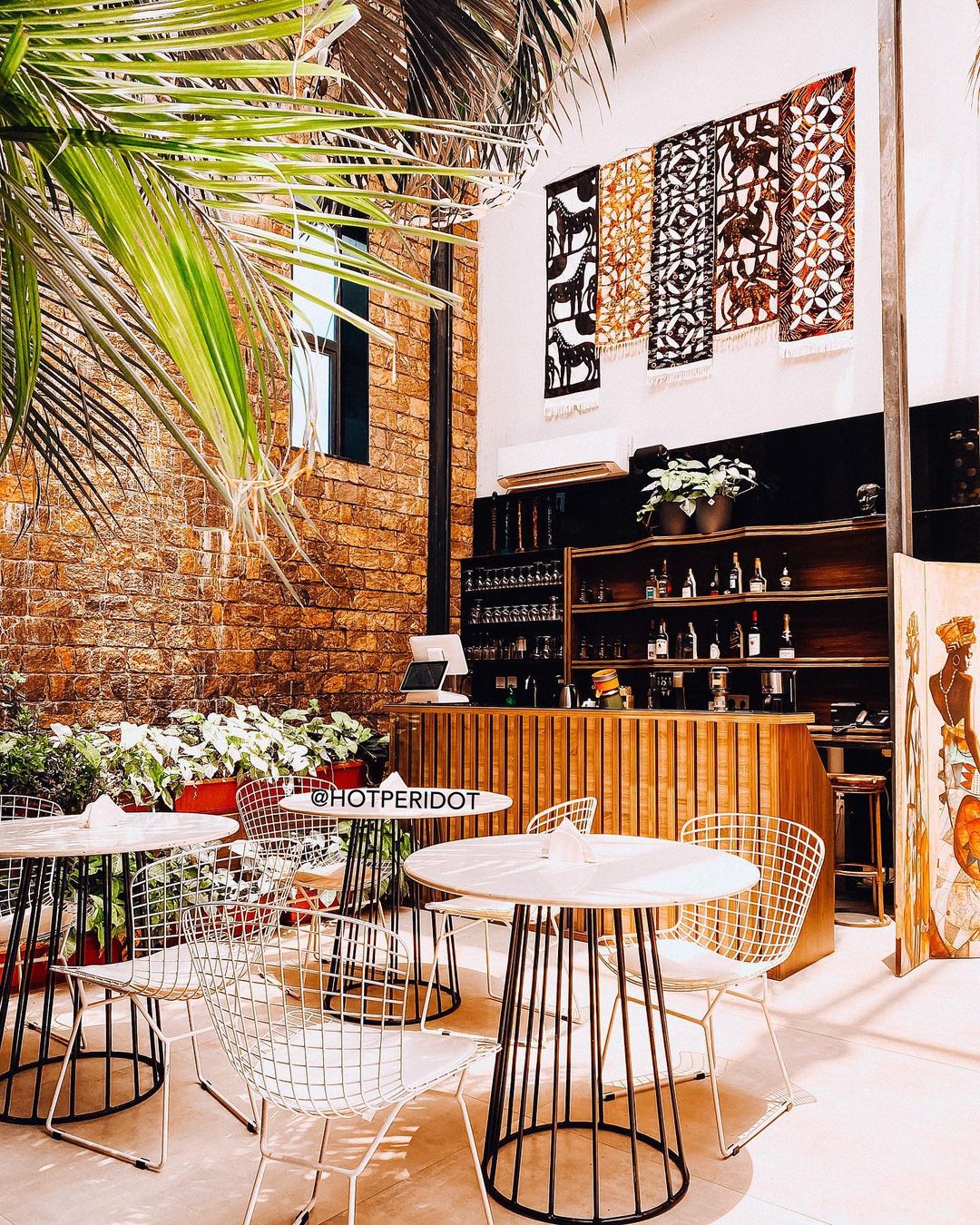 Four Palms Residence - Ou Travel & Tour